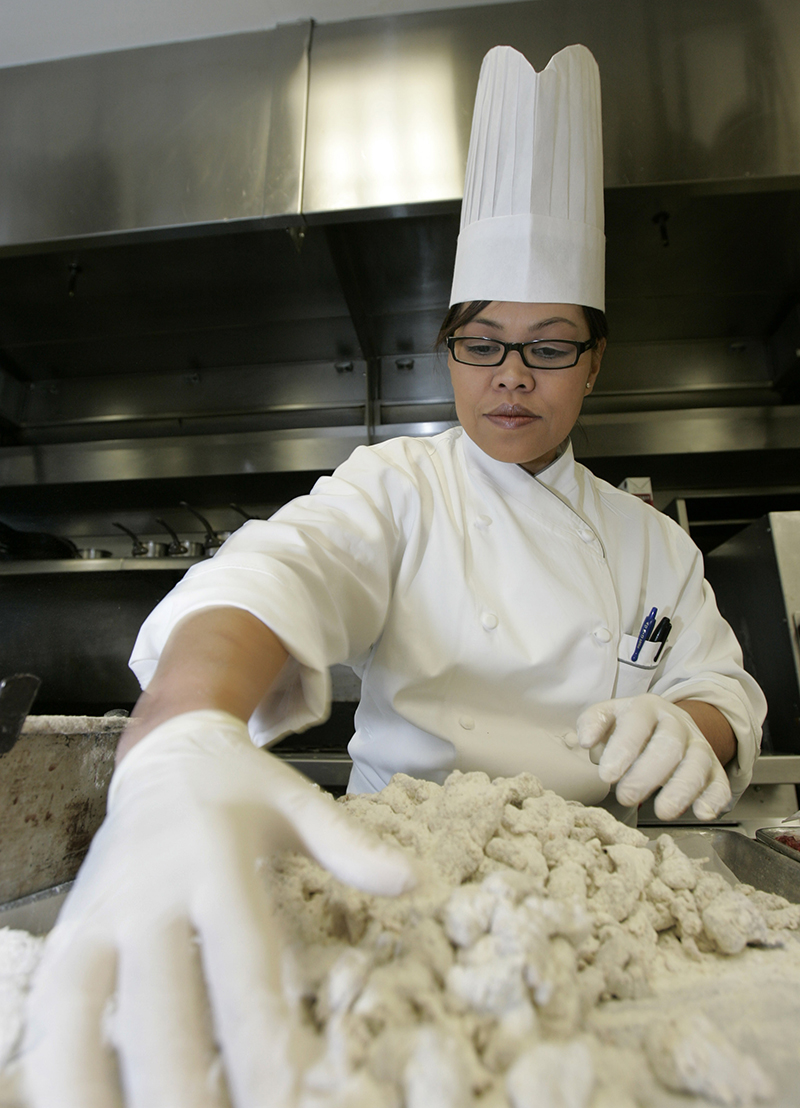 White House chef retires after nearly 30 years, 1st woman and 1st ...