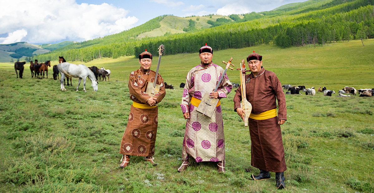 Alash joins Tuvan throat-singing with beatboxing, in memorable mix