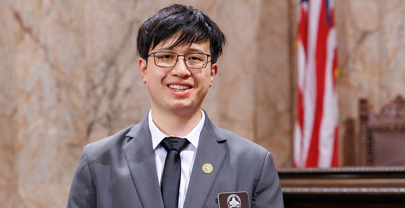 Bellevue student participates in state page program