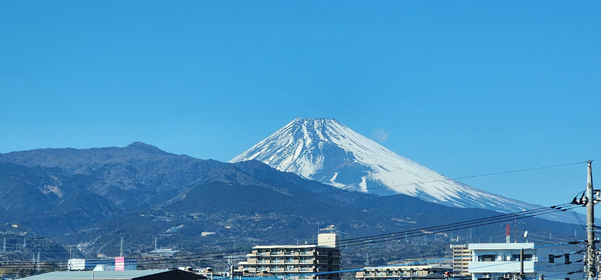 A man airlifted from Japan’s Mount Fuji returns to the slope days later ...