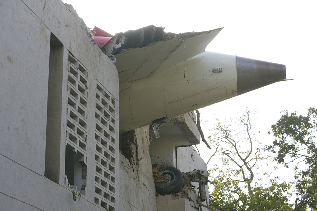 Preliminary report: Both engines shut down before Air India crash